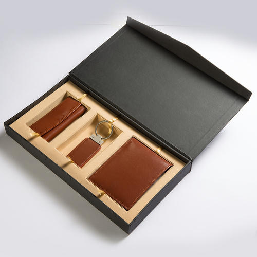 Custom Wallet Packaging Boxes - Packaging Forest LLC